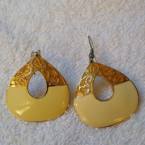 Edgar Berebi | Jewelry | Vintage Euc Edgar Berebi Creamy Golden Drop ...